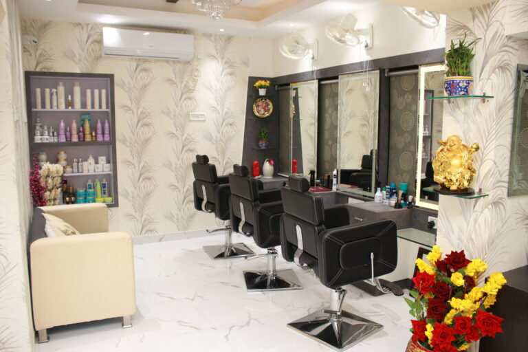 10 Salon Interiors Ideas for Salon Interior Designing